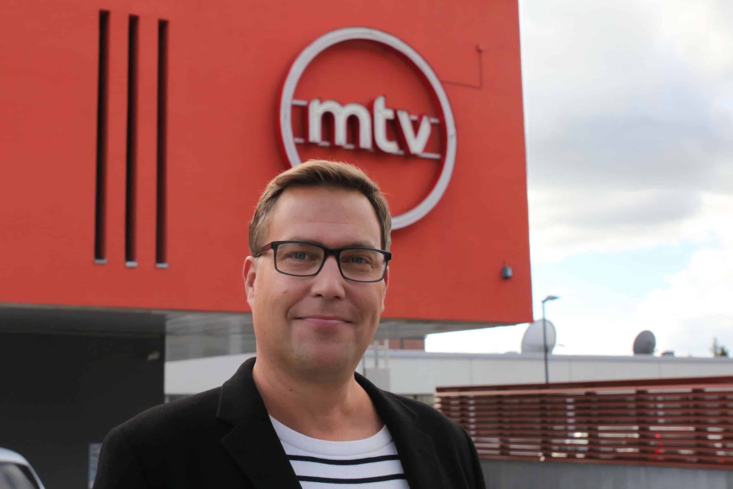 Uutisankkuri Jan Andersson pituus: pitkä mies! - Pituus.fi